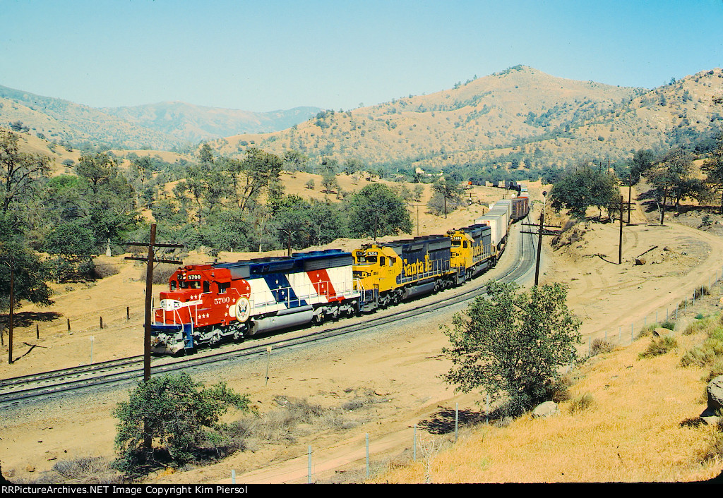 ATSF 5700 Bicentennial